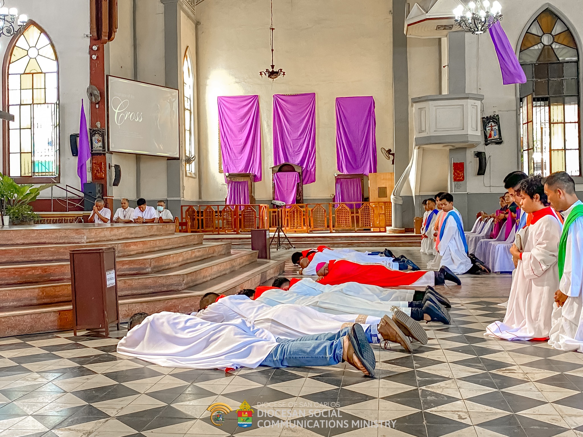 Veneration of the Cross: A Sign of Remembrance and Reverence - Diocese ...